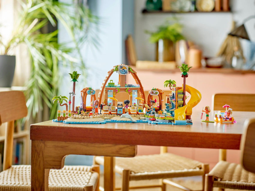 Lego Friends 42673 - Vacanza al Beach Resort - Mattoncini.net