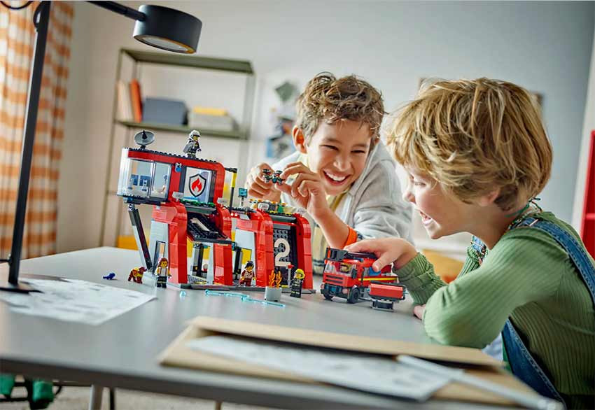 Lego City 60414 - Caserma dei pompieri e autopompa - Mattoncini.net